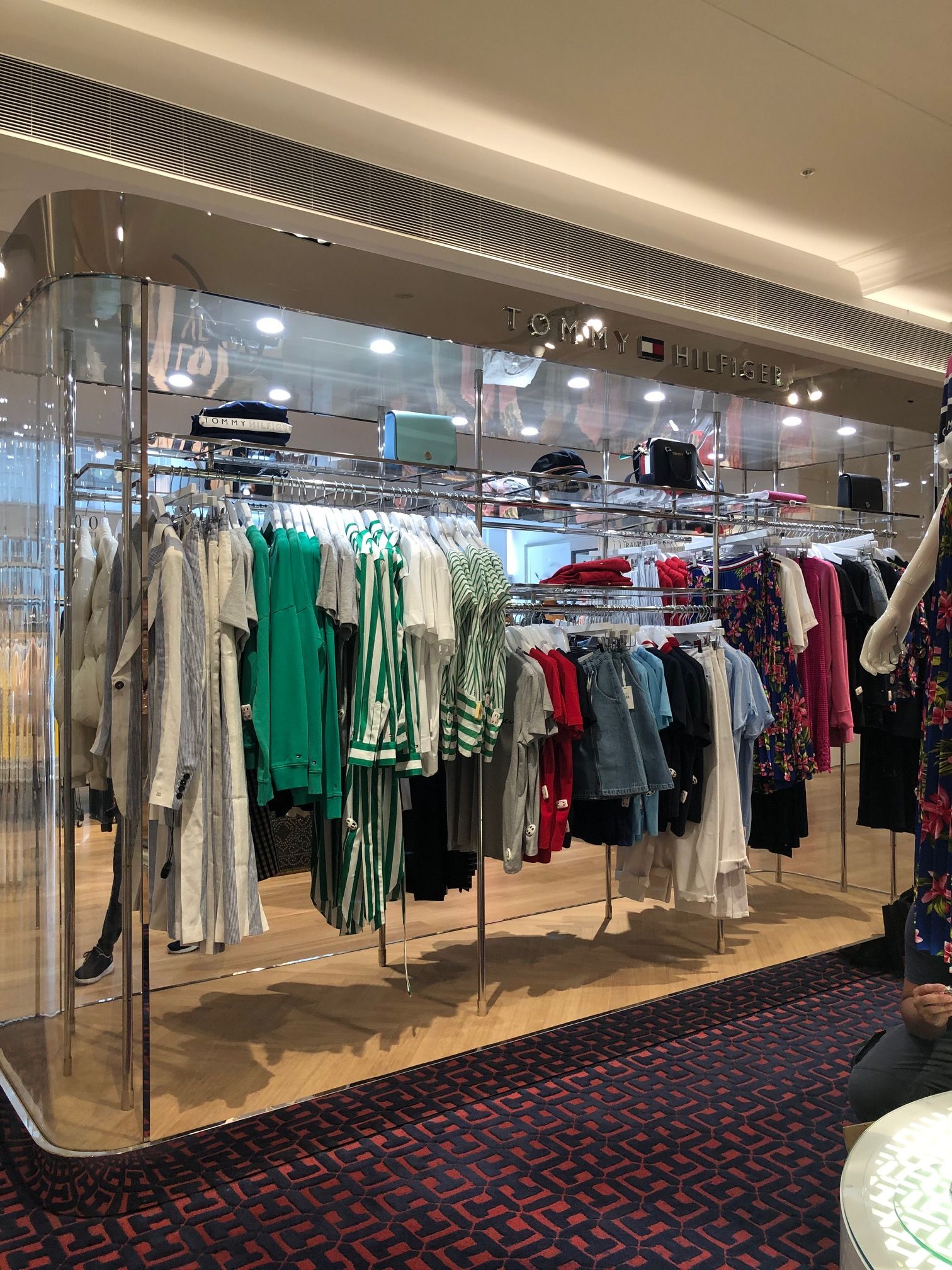 GA RETAIL SOLUTIONS | CUSTOM DESIGN