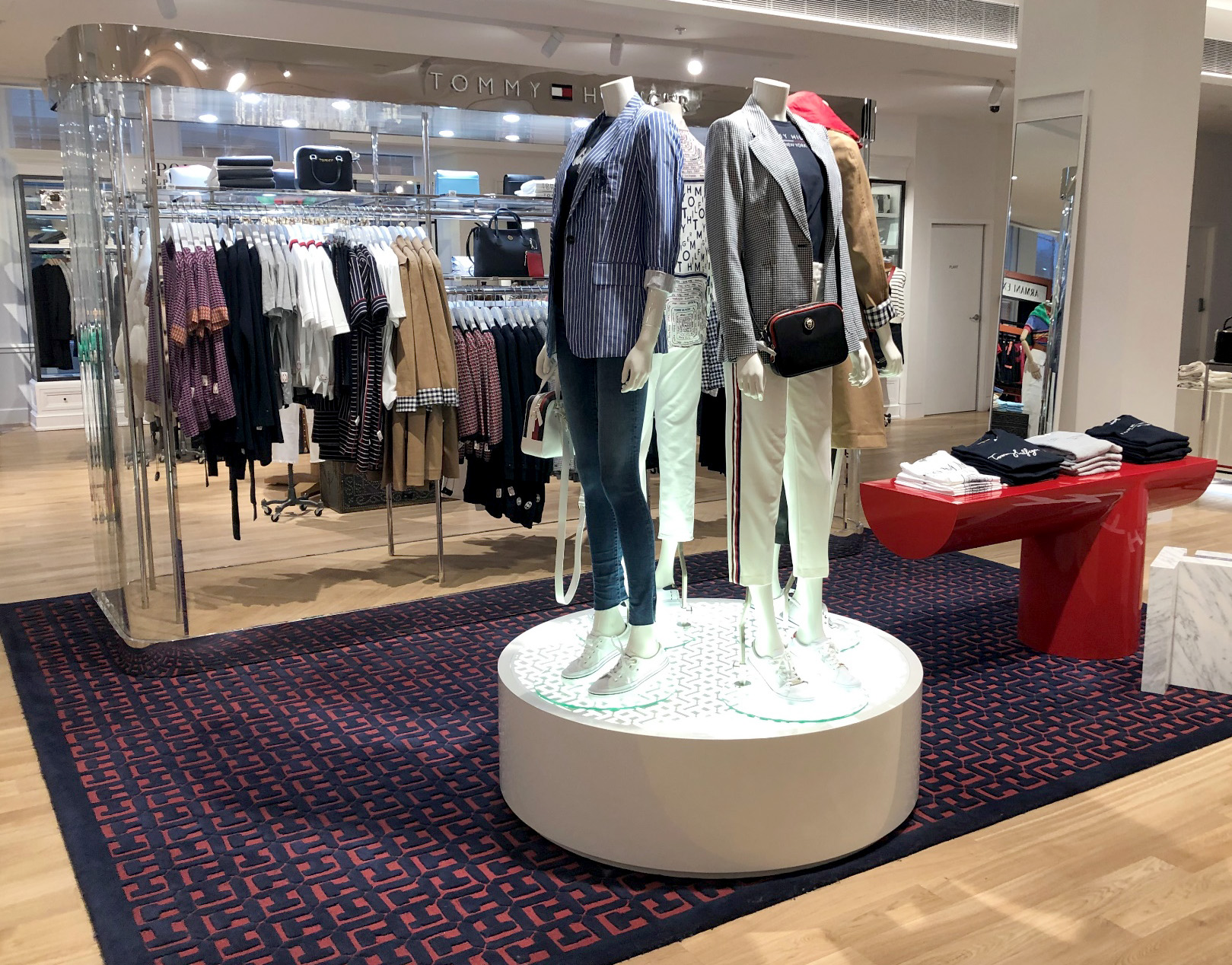 GA RETAIL SOLUTIONS | CUSTOM DESIGN