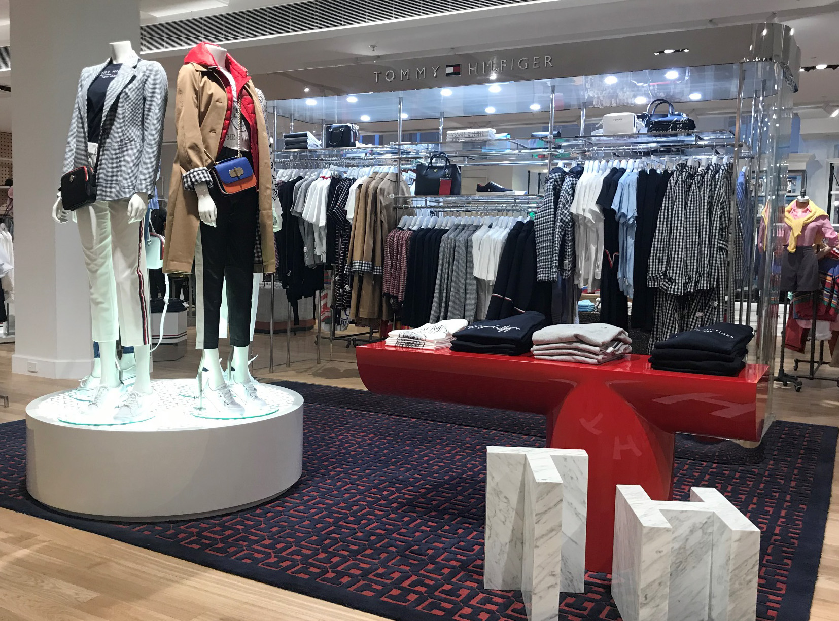 GA RETAIL SOLUTIONS | CUSTOM DESIGN